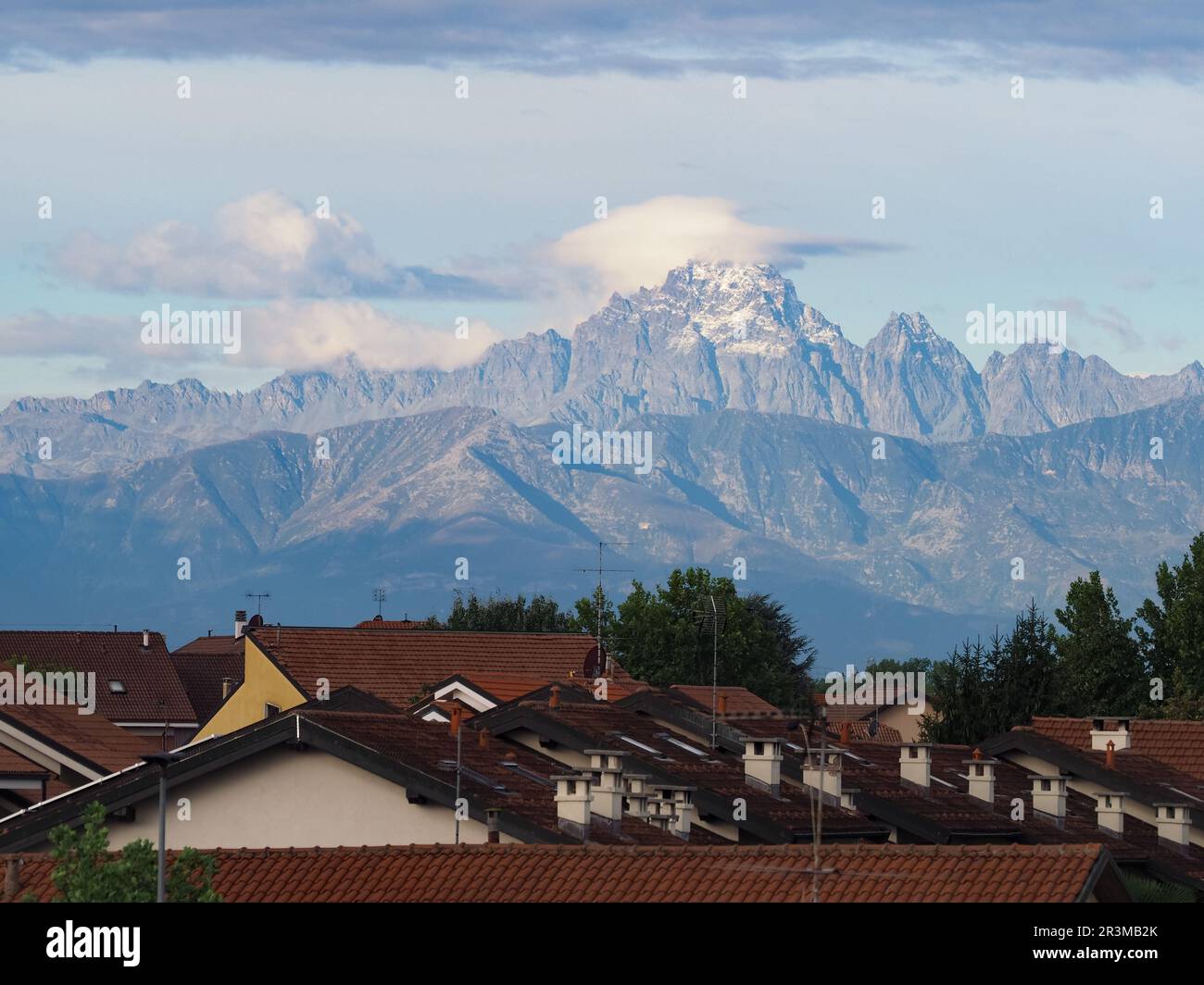 Monviso skyline hi-res stock photography and images - Alamy