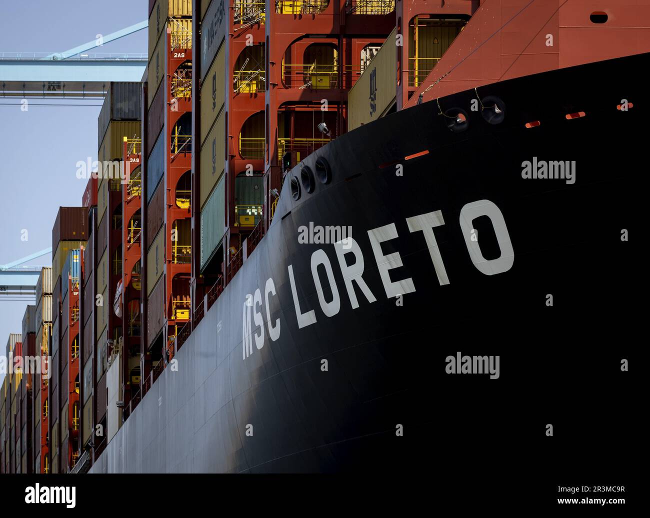 ROTTERDAM - The MSC Loreto, the largest container ship in the world, in the port of Rotterdam ...