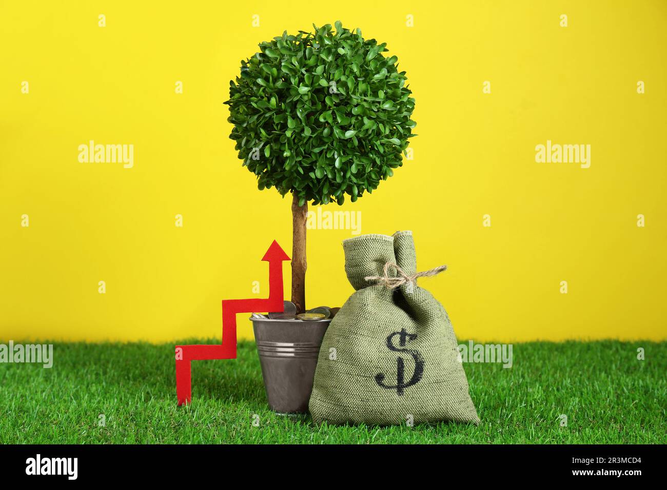 Money up arrow hi-res stock photography and images - Alamy