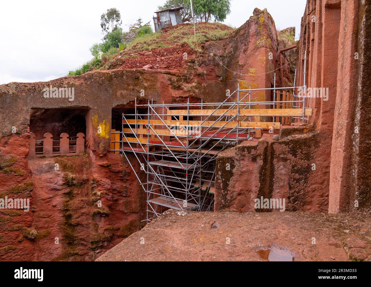 Cave scaffolding hi-res stock photography and images - Alamy