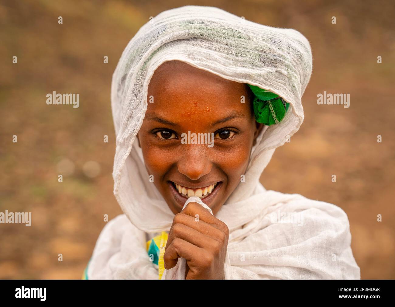 Ethiopian girl traditional hi-res stock photography and images - Alamy