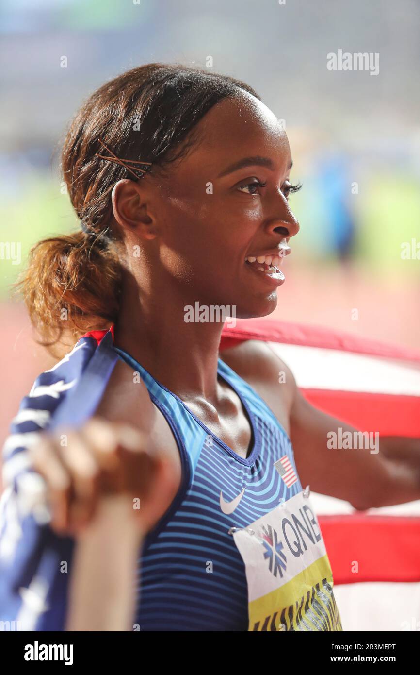 Dalilah MUHAMMAD with his country's flag in the 400m hurdles at the ...