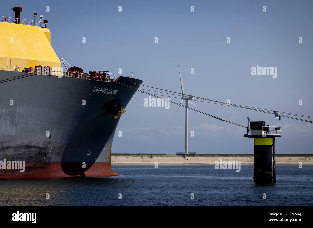 ROTTERDAM - An LNG (liquefied natural gas) tanker in the Princess ...