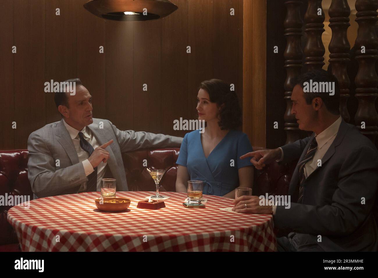 THE MARVELOUS MRS. MAISEL, from left: Hank Azaria, Rachel Brosnahan ...