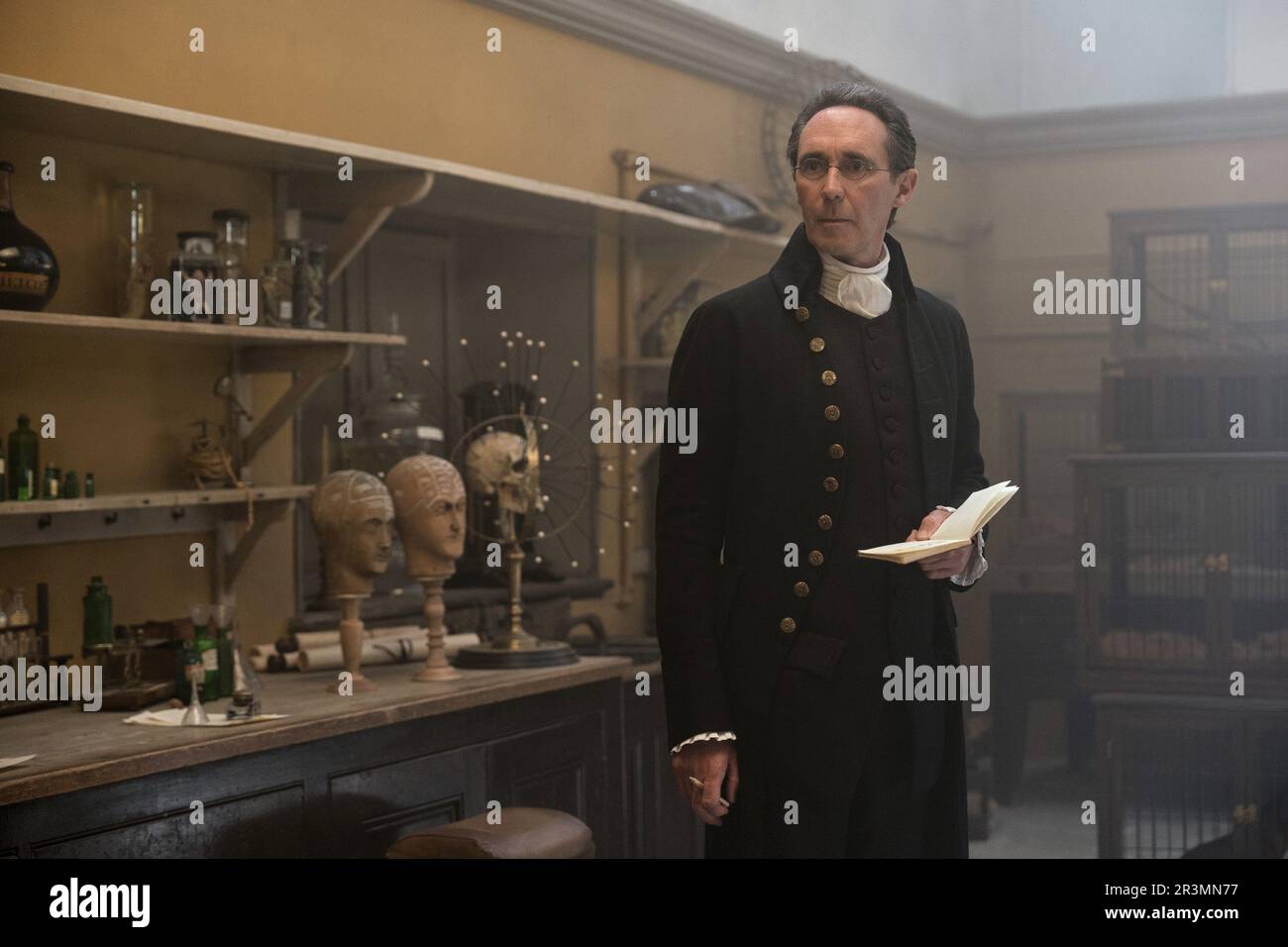 QUEEN CHARLOTTE: A BRIDGERTON STORY, Guy Henry, 'Holding the King', (Season 1, ep. 104, aired ...