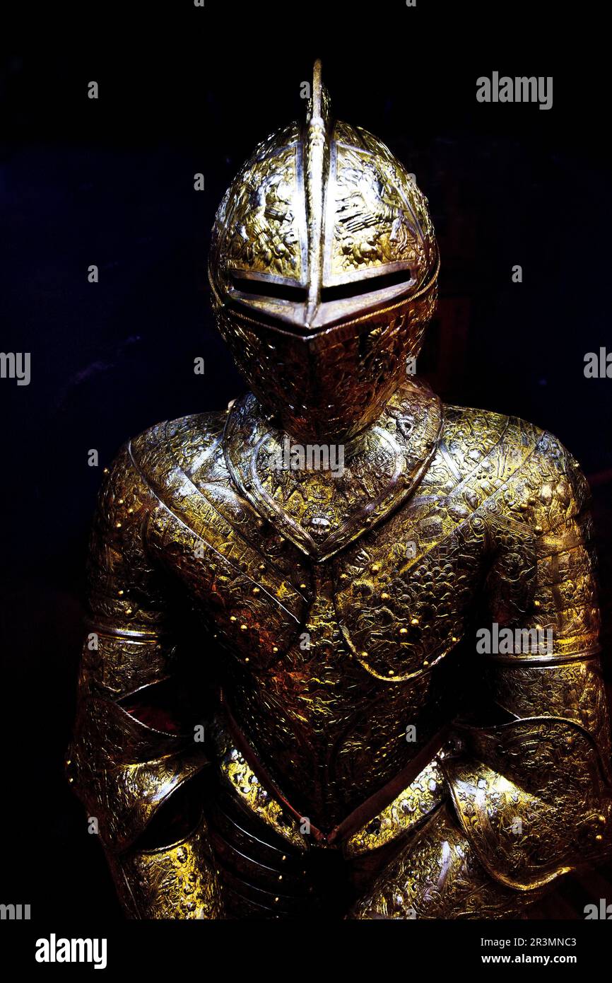 Knight armor hi-res stock photography and images - Alamy
