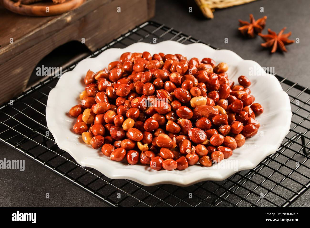 peanut with salt and pepper，Deep fried peanuts Stock Photo - Alamy