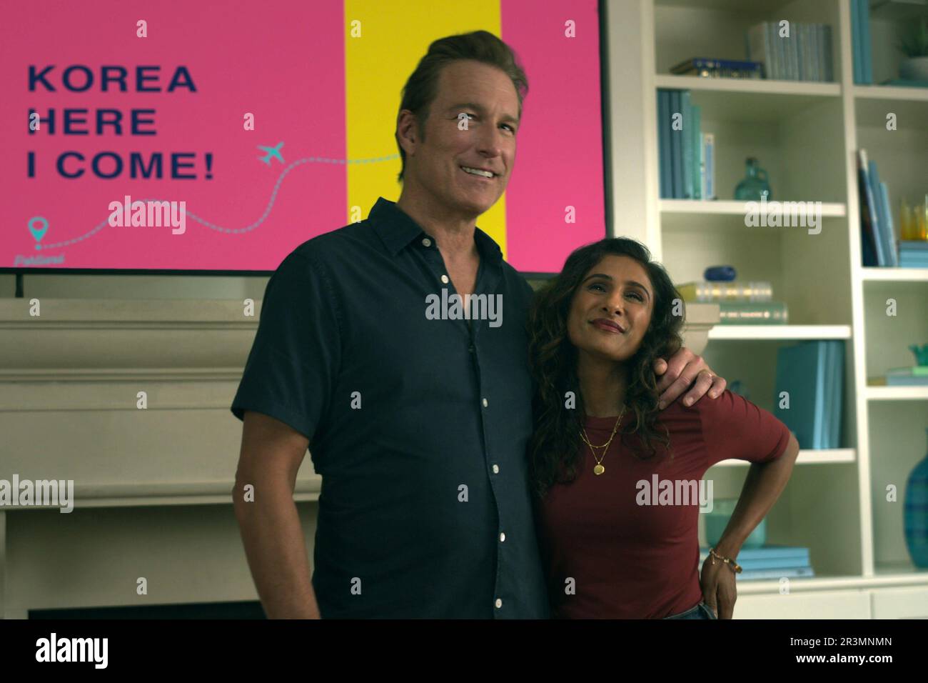 XO KITTY, (aka XO, KITTY), from left: John Corbett, Sarayu Blue, XO ...