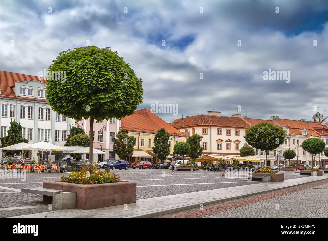 Vilnius lithuania town hall square hi-res stock photography and images ...
