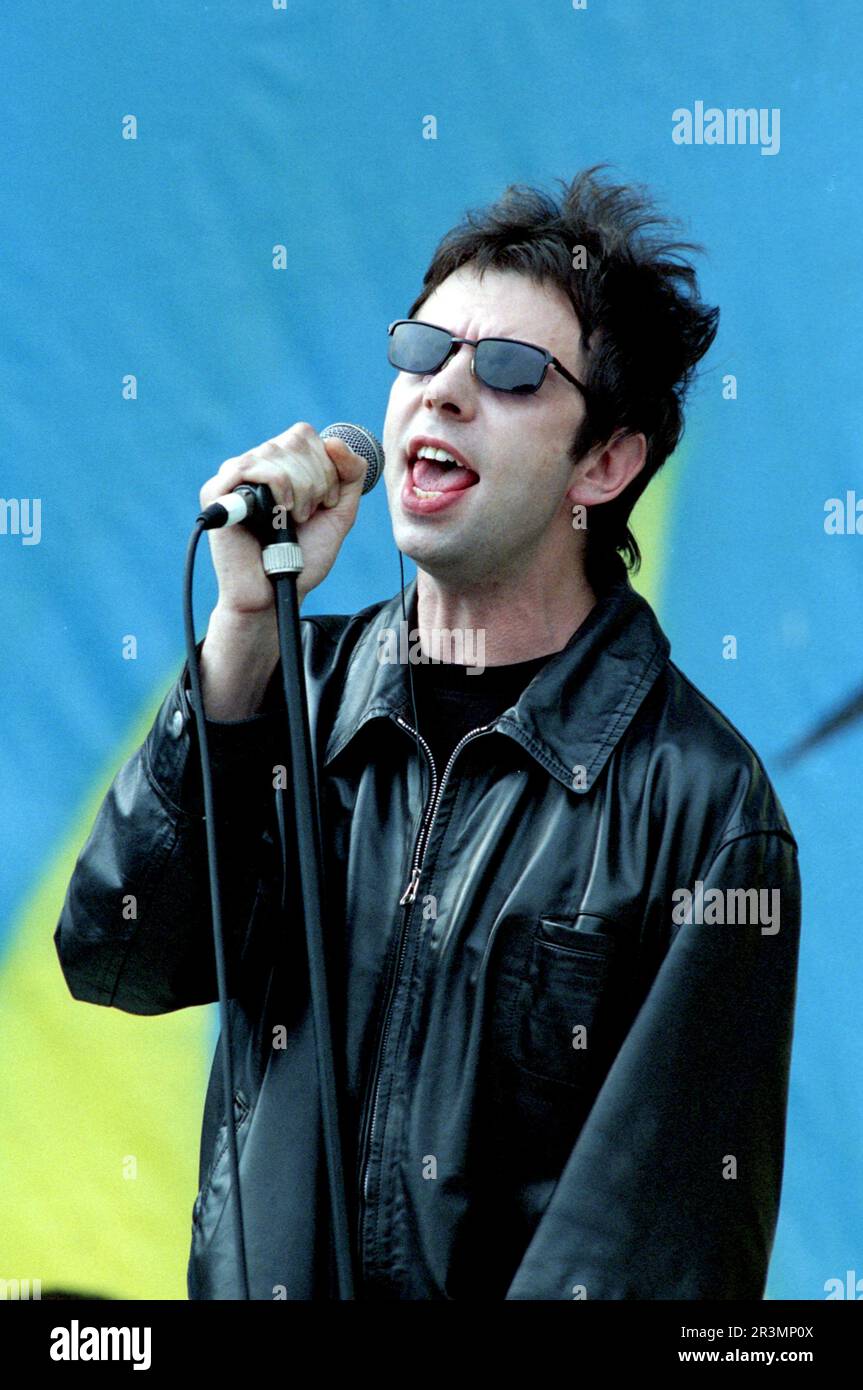 Monza Italy 1999-07-10 : Ian McCulloch singer of Echo & the Bunnymen in ...