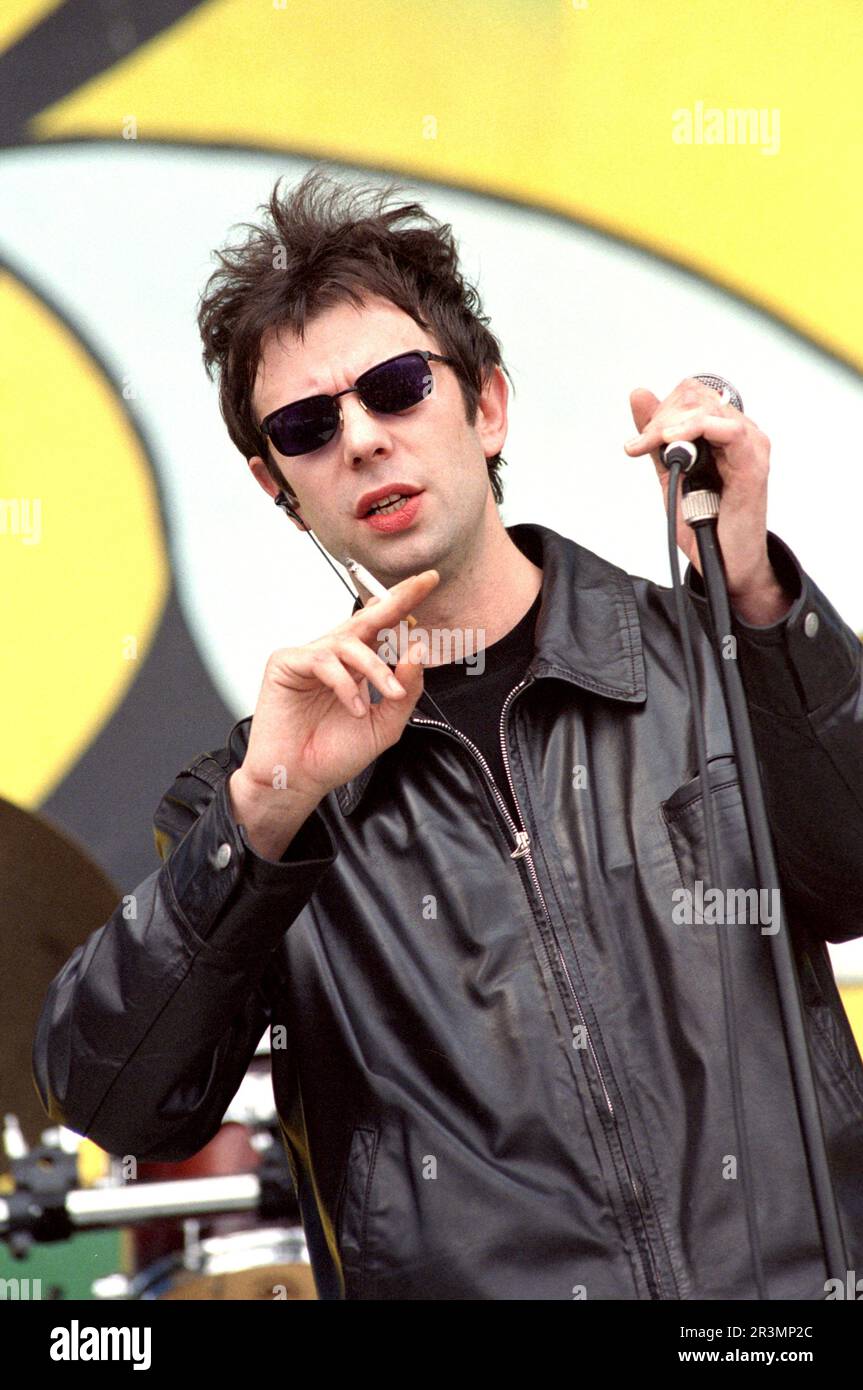 Monza Italy 1999-07-10 : Ian McCulloch singer of Echo & the Bunnymen in ...