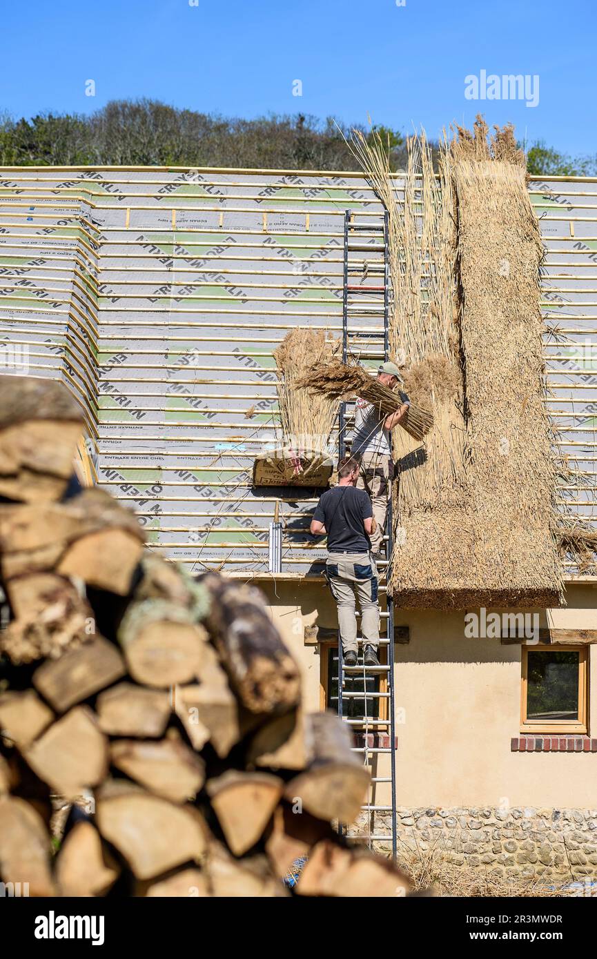 Tatched roof under construction - traditional way of work | Toiture en ...
