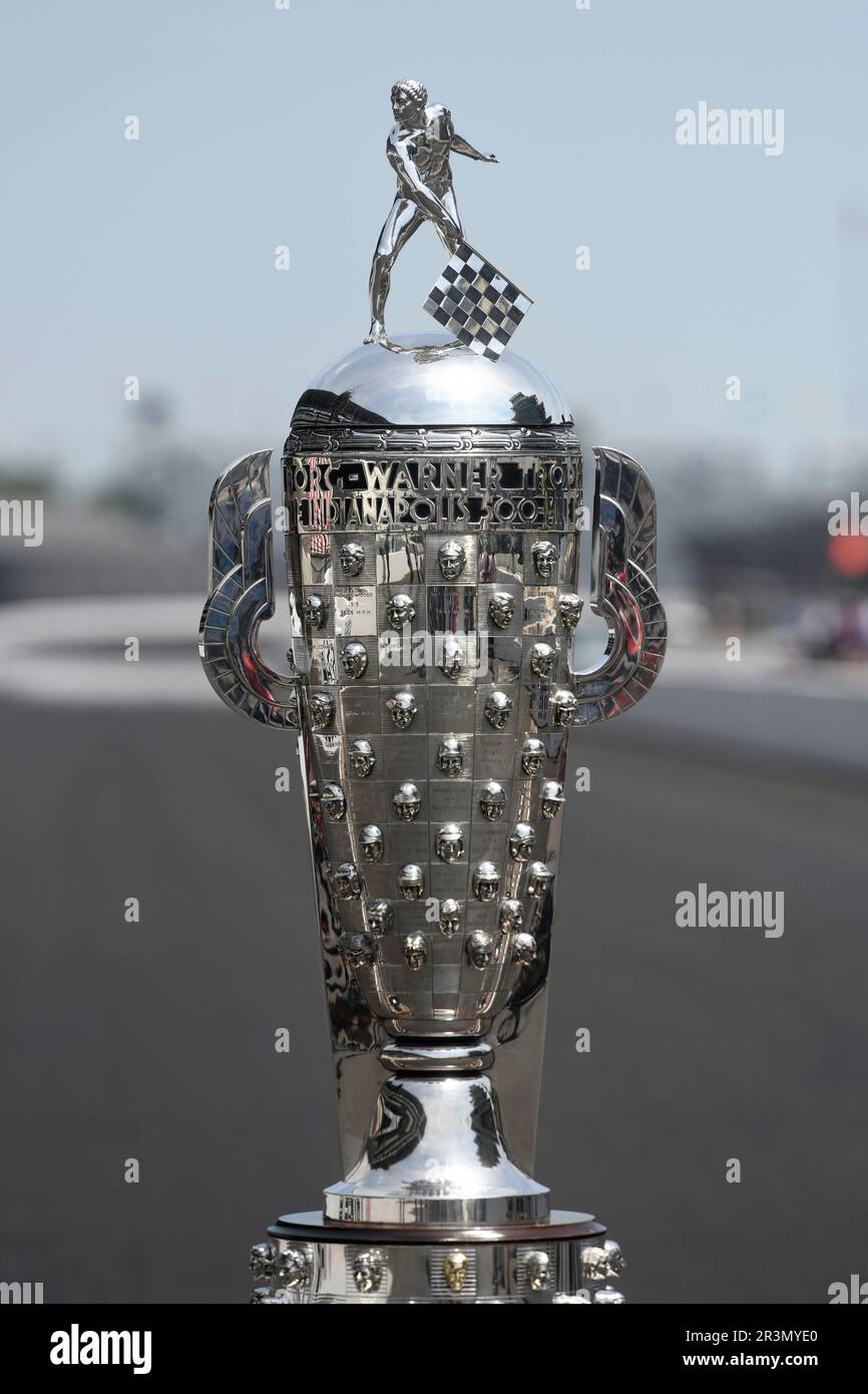 INDIANAPOLIS, IN - MAY 22: The Borg-Warner Trophy sits on the front ...