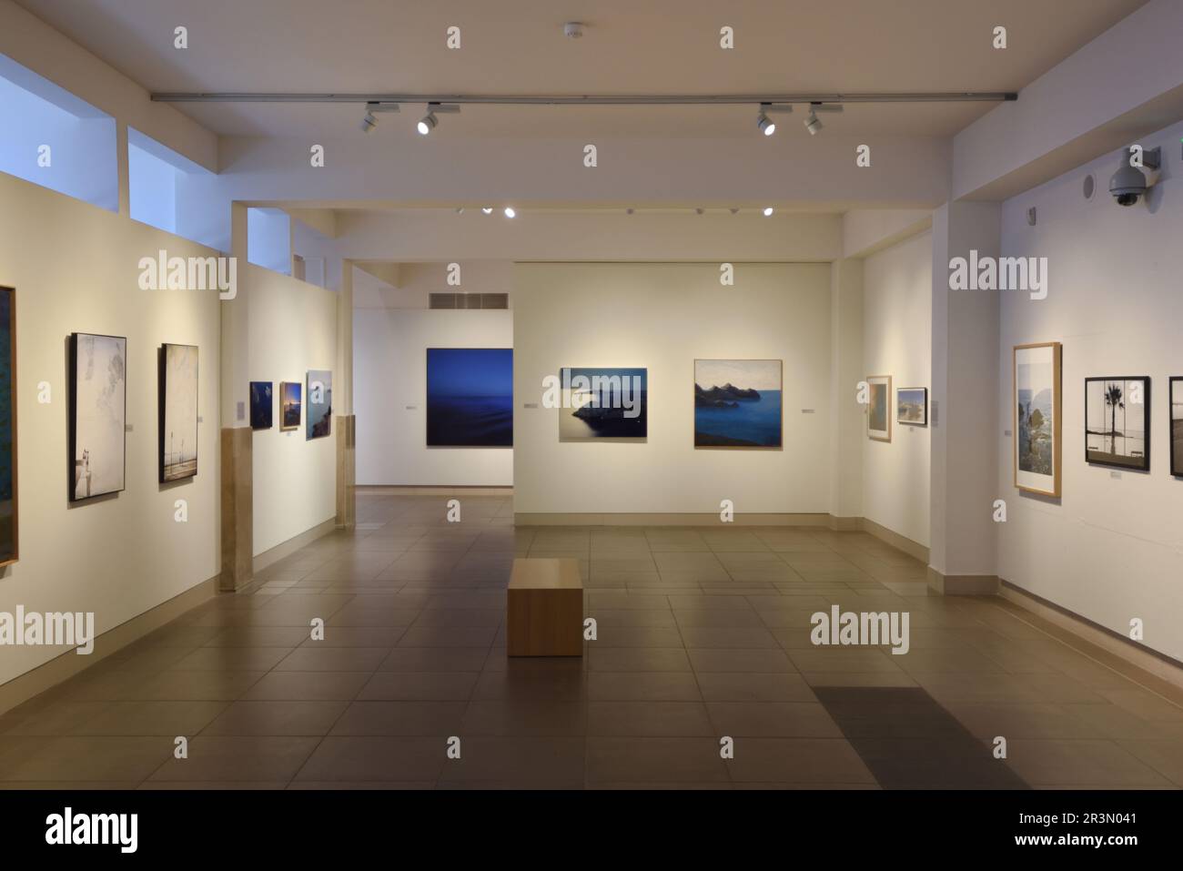 Paintings exhibition hi-res stock photography and images - Alamy