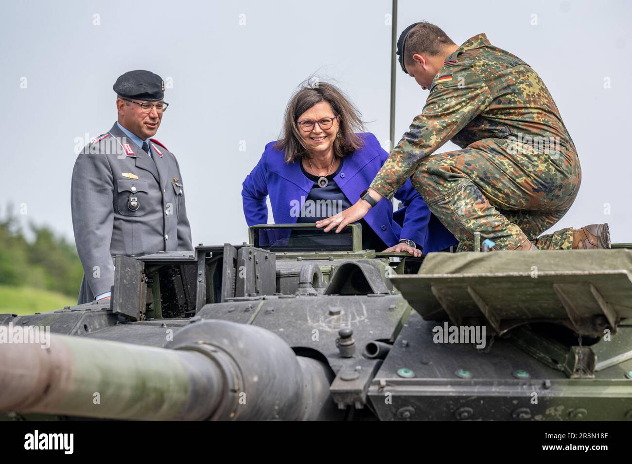 Leopard 2 a7v main battle tank hi-res stock photography and images - Alamy