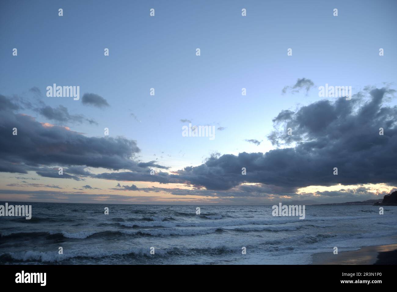 Slow motion summer sea waves hi-res stock photography and images - Alamy