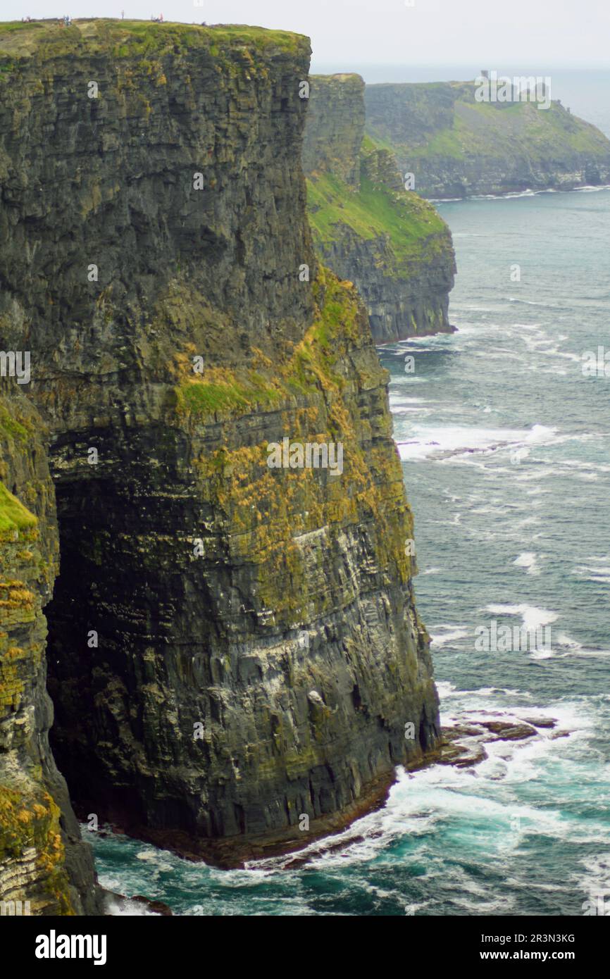 Cliffs of moher region hi-res stock photography and images - Alamy