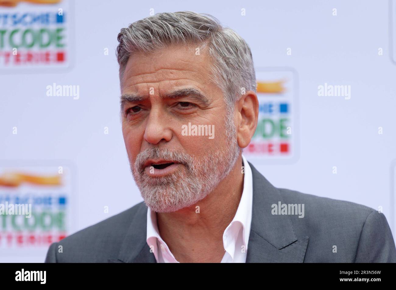 Duesseldorf, Germany. 24th May, 2023. Actor George Clooney comes to the ...