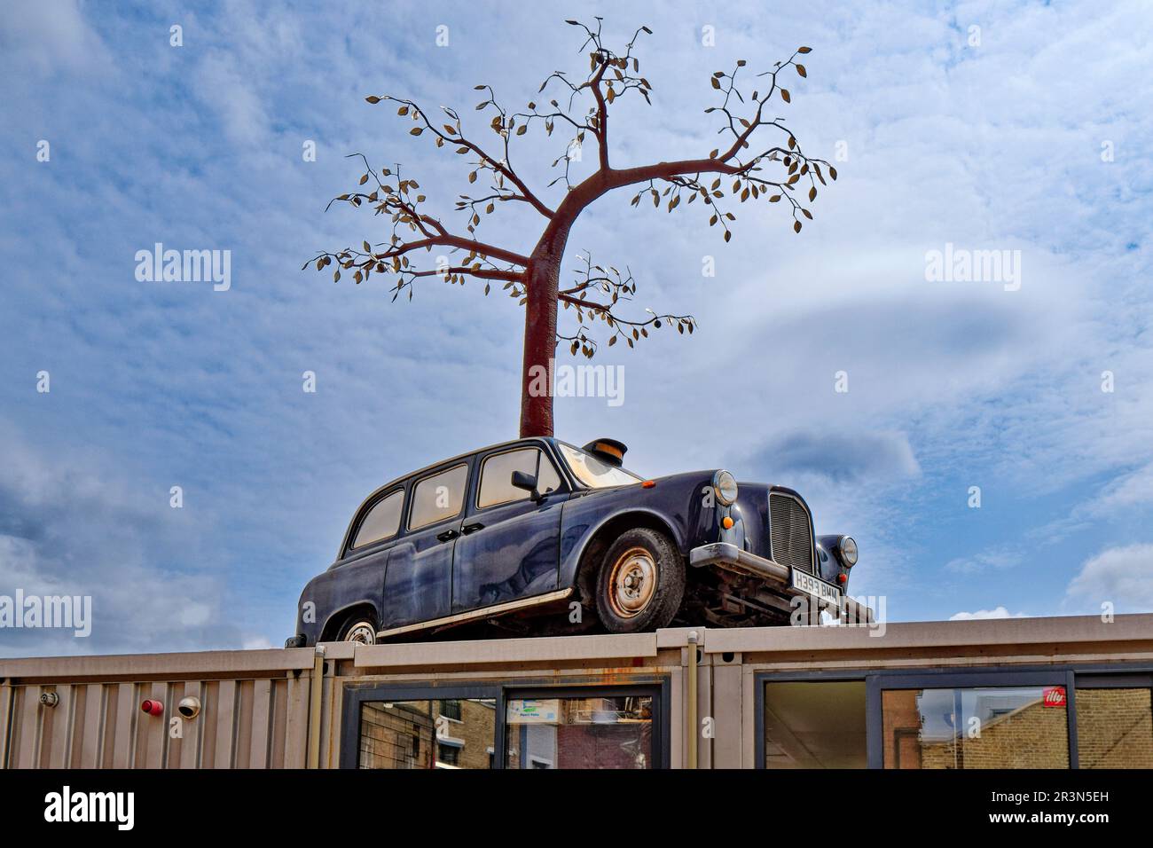London Trinity Buoy Wharf Leamouth Peninsular Orchard Place a Black Cab ...