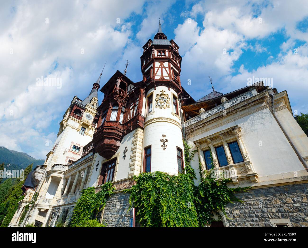 Front view renaissance style castle hi-res stock photography and images ...
