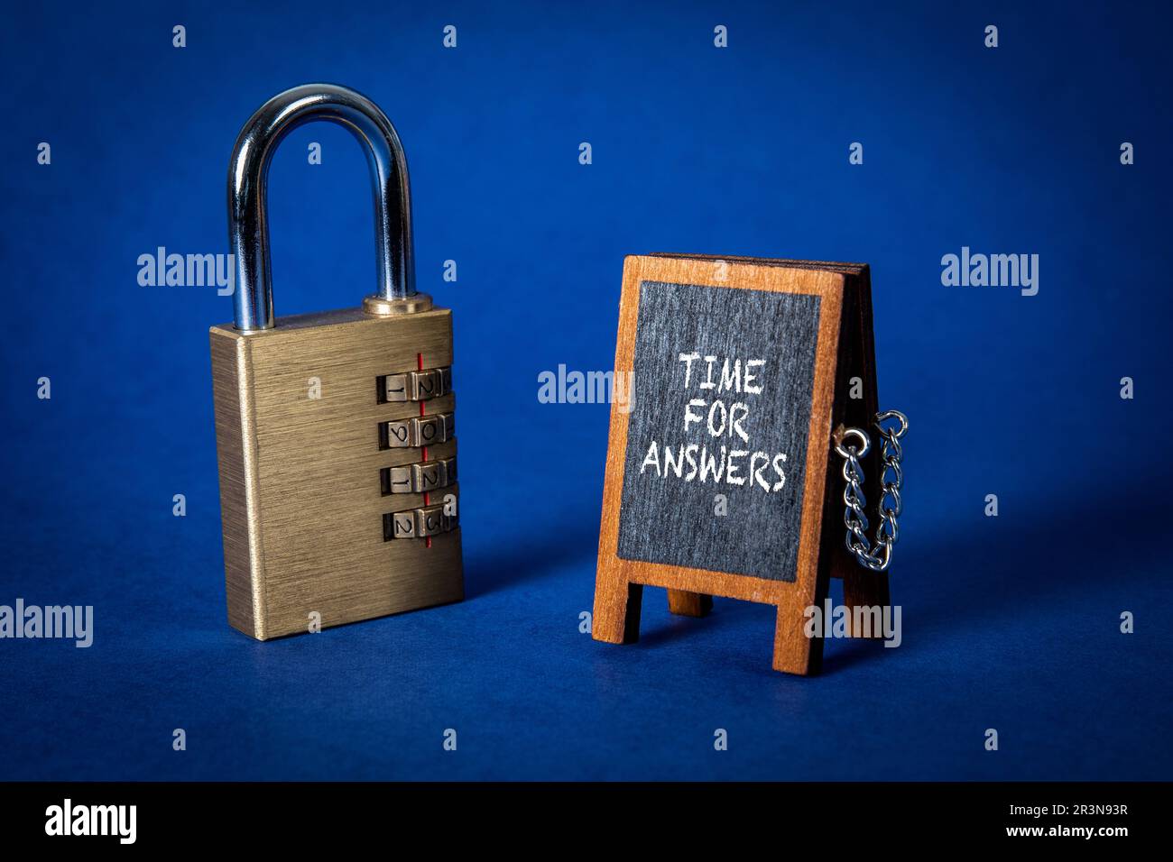 Quiz time sign board hi-res stock photography and images - Alamy