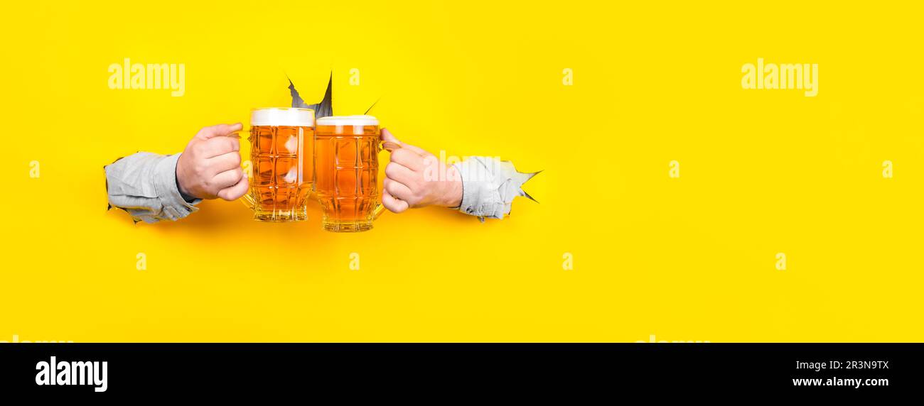 The clink hi-res stock photography and images - Alamy