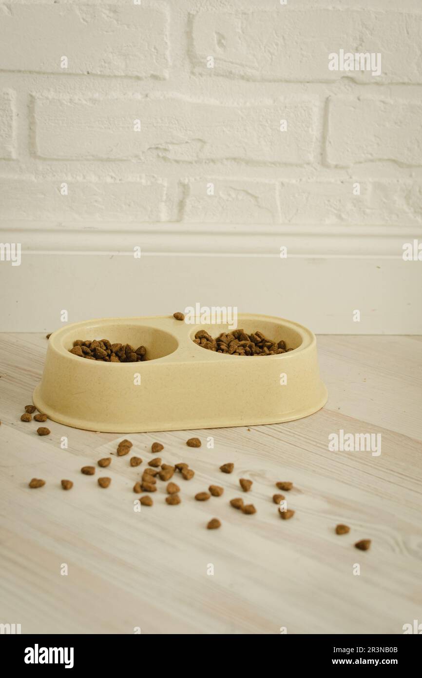 Food spill floor hi-res stock photography and images - Alamy