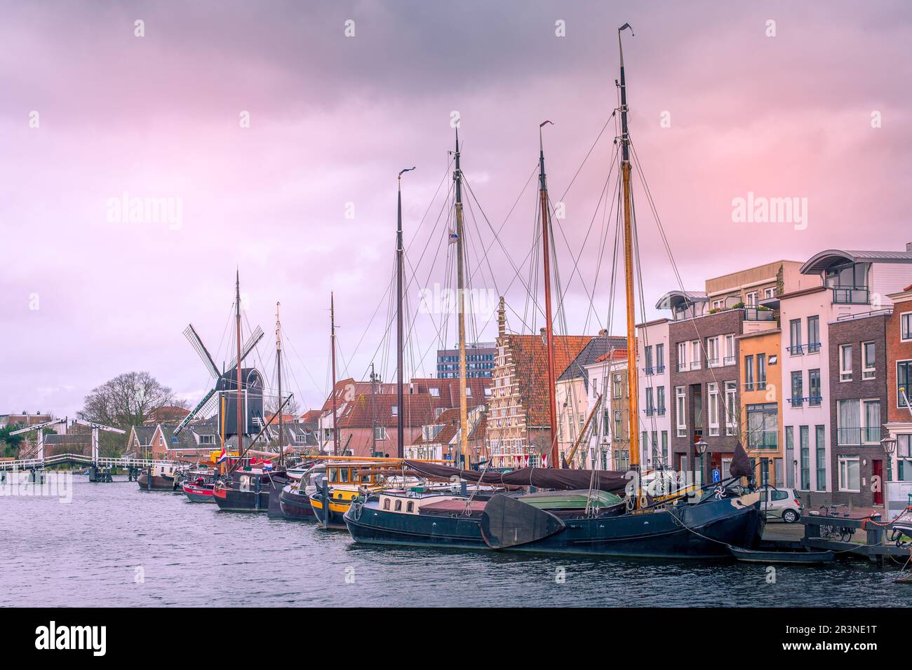 Leiden center hi-res stock photography and images - Alamy