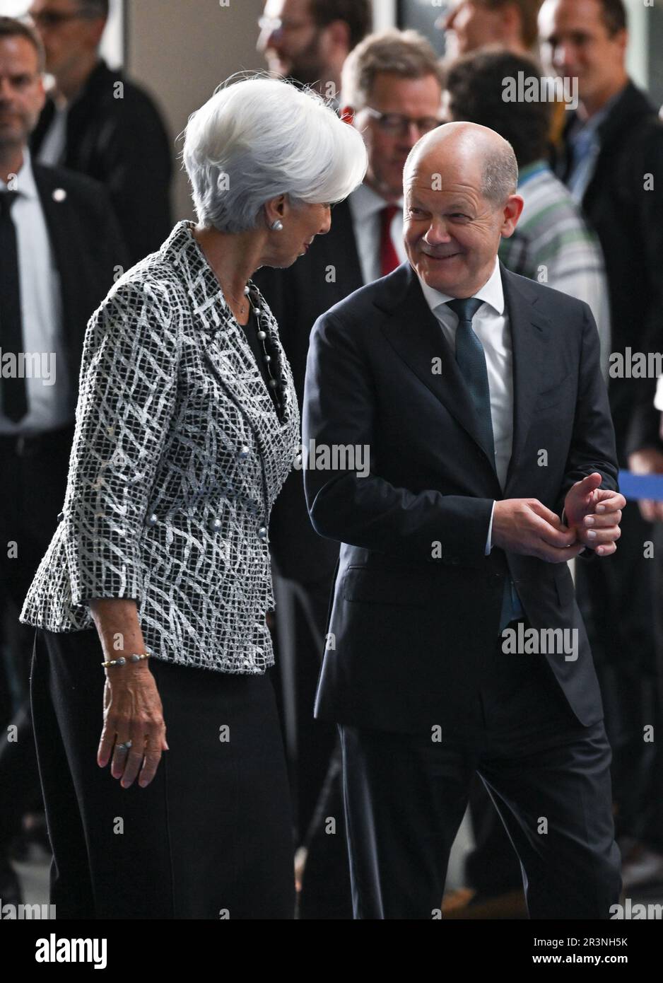 24 May 2023, Hesse, Frankfurt/Main: Christine Lagarde (l), President of ...