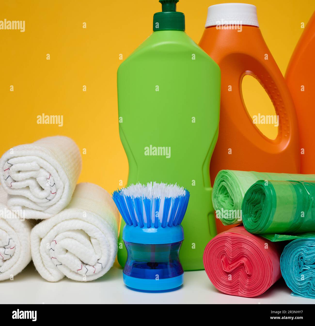 Bucket brushes bottles cleanup hi-res stock photography and images - Alamy