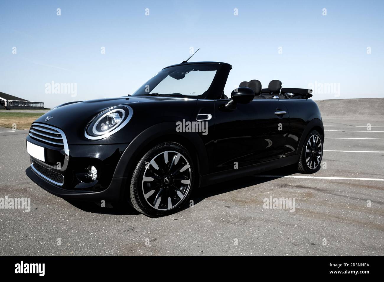 Cabrio sportscar hi-res stock photography and images - Alamy