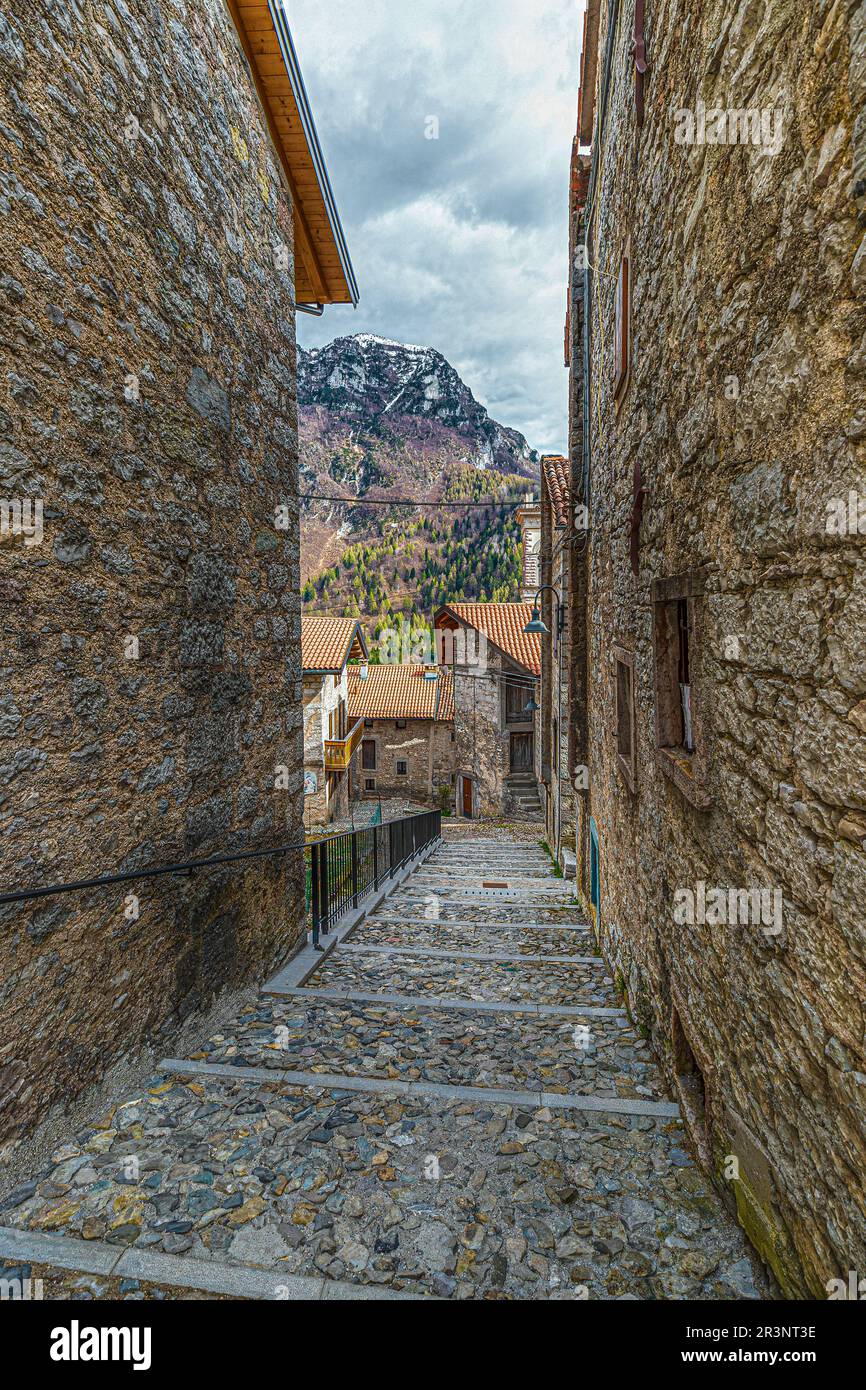 Parco naturale delle dolomiti friulane hi-res stock photography and ...