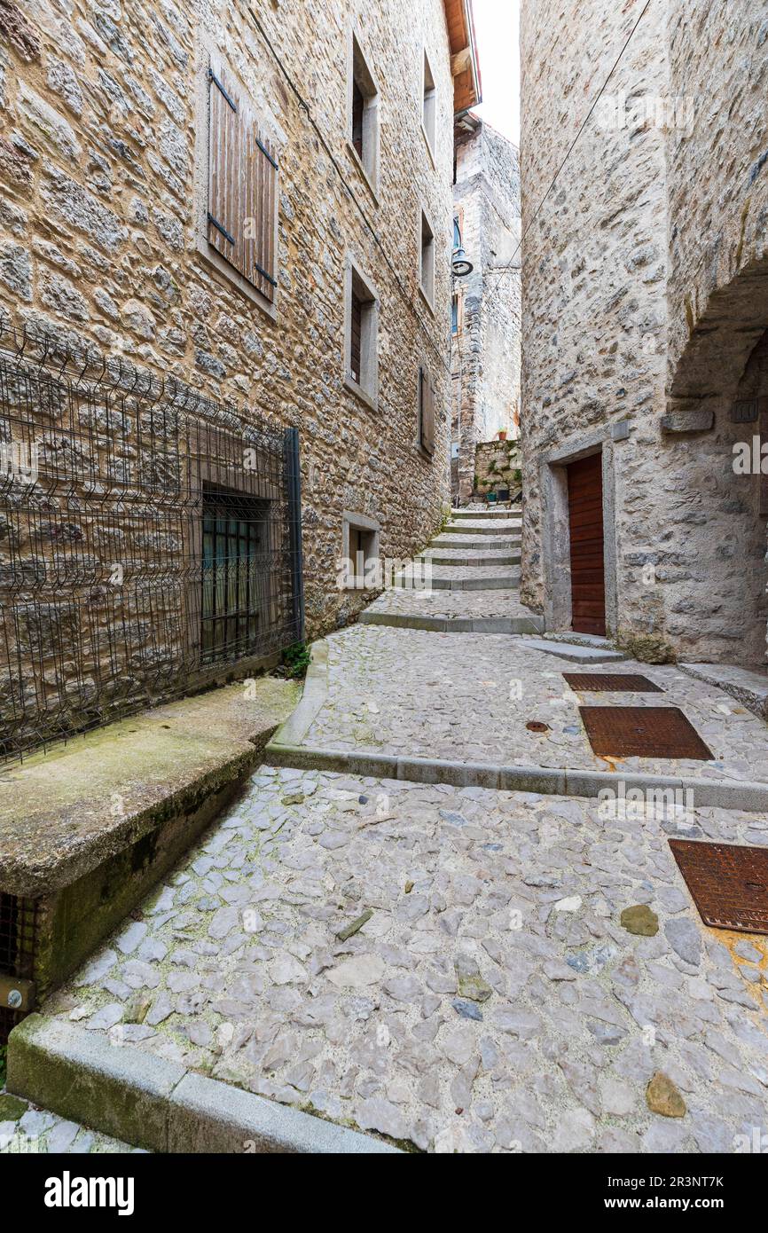 Erto hi-res stock photography and images - Alamy