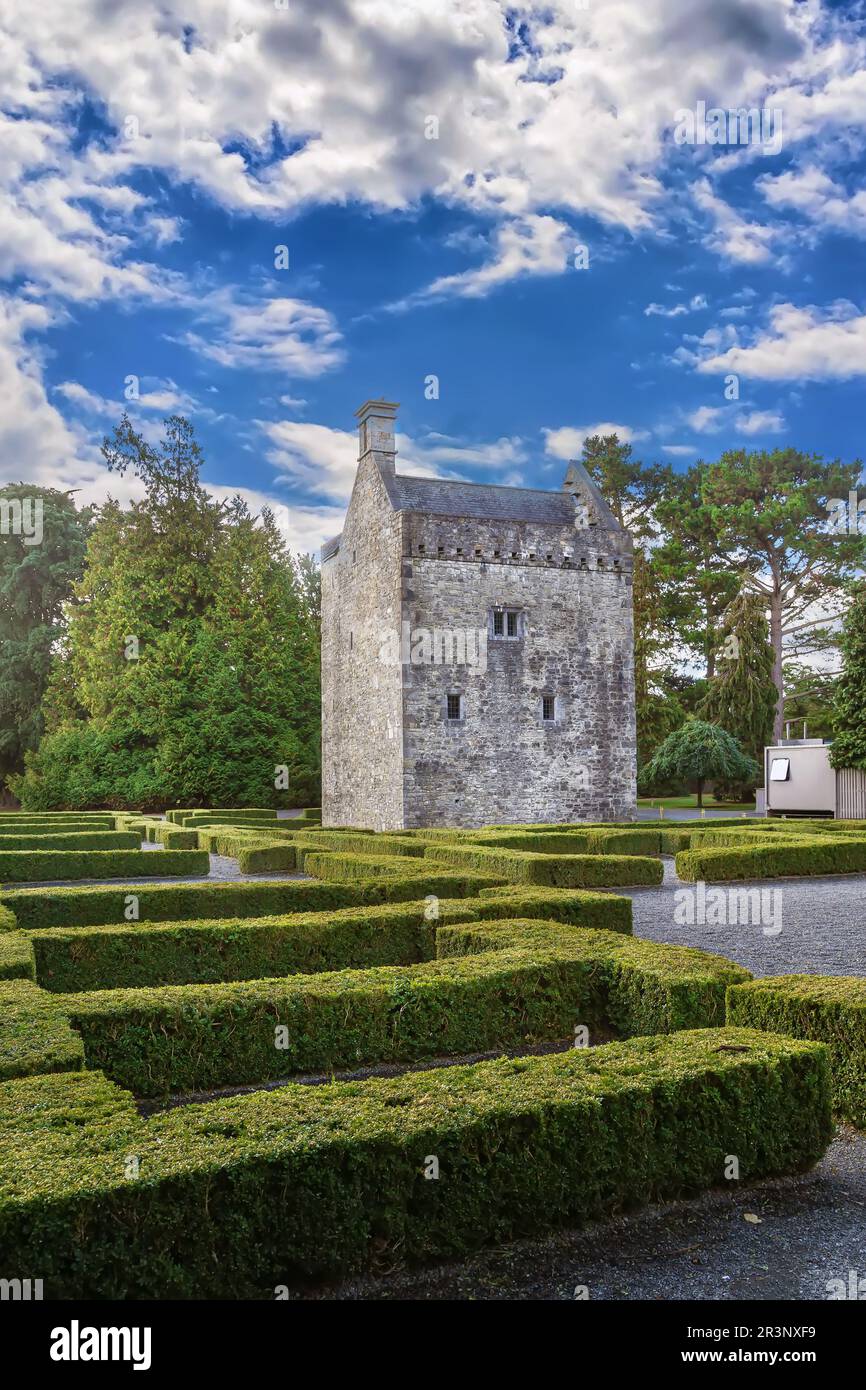 Phoenix park castle dublin hi-res stock photography and images - Alamy