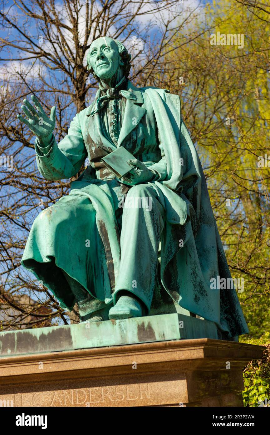 A statue of Hans Christian Andersen in Kongens Have (The kings Garden ...
