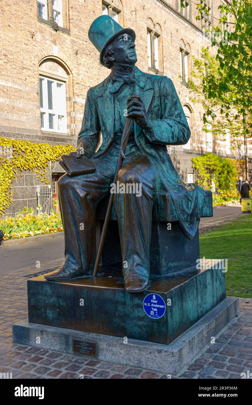 Hans Christian Andersen statue on H.C. Andersens B;vd, Copenhagen ...