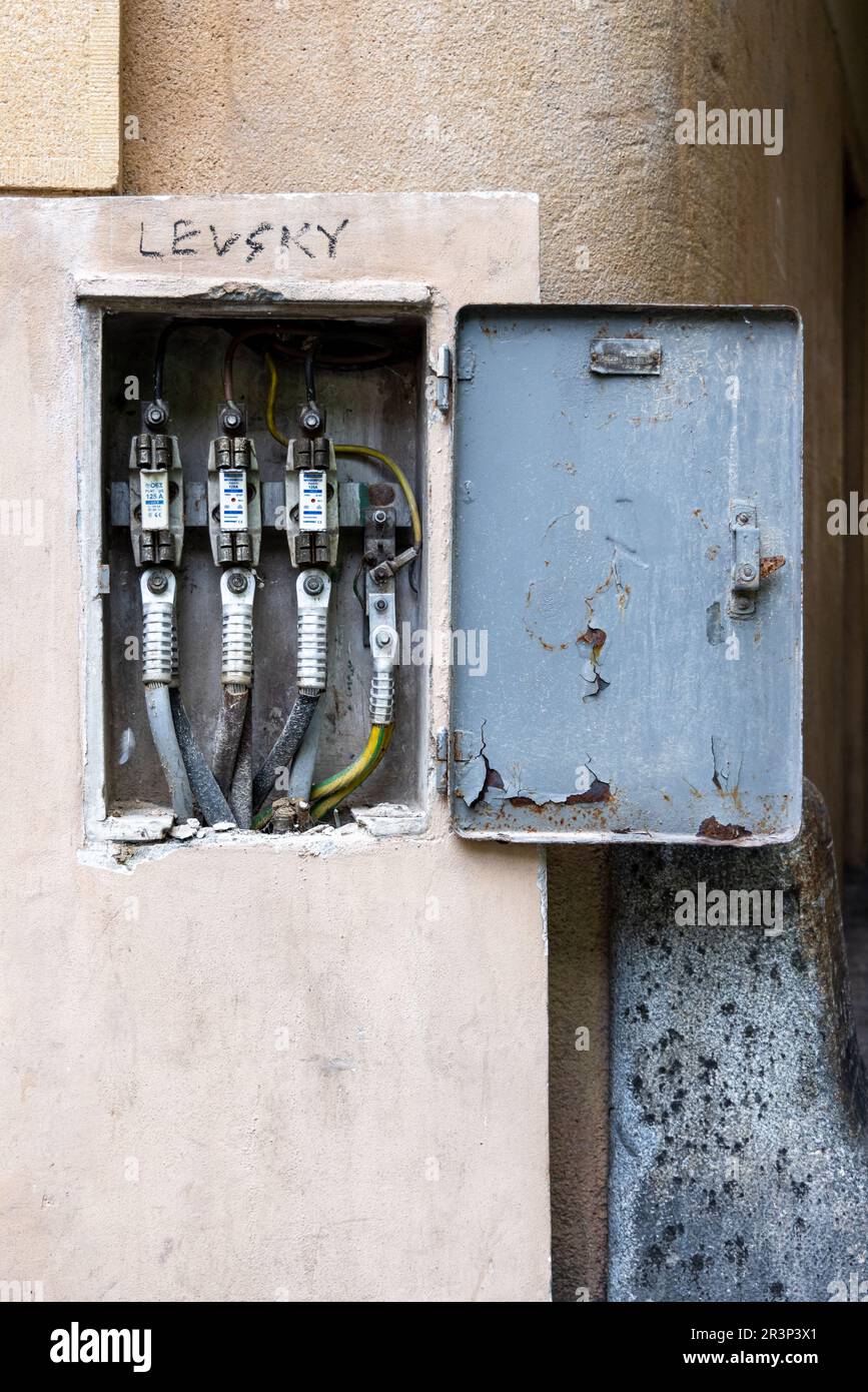 Offener hausanschlusskasten hi-res stock photography and images - Alamy