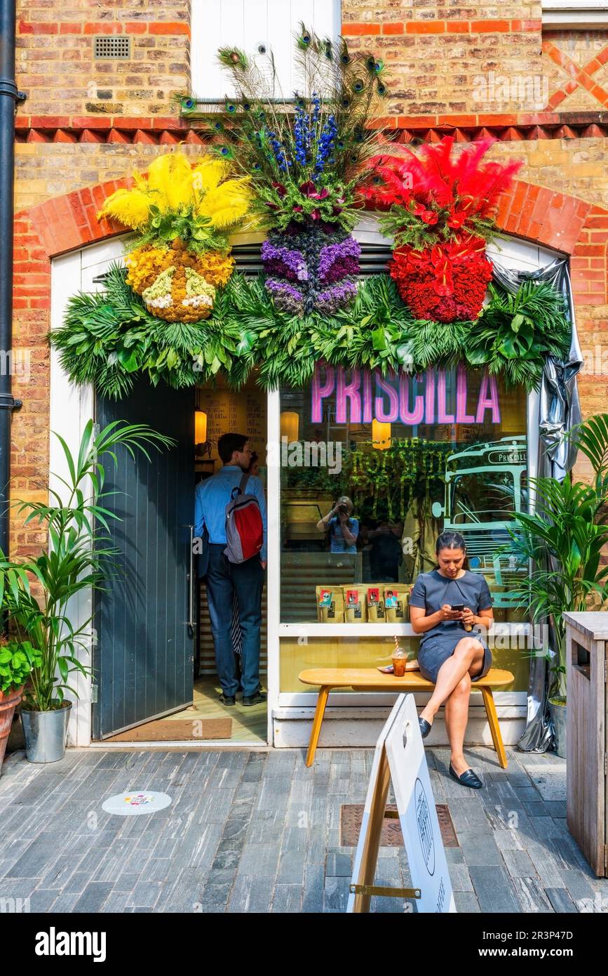 LONDON, UK - MAY 24, 2023: Spectacular floral displays for Chelsea in ...