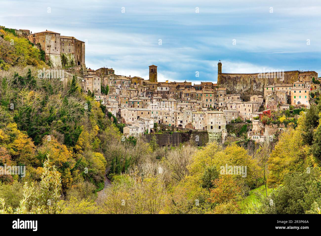Picturesque city street hi-res stock photography and images - Alamy