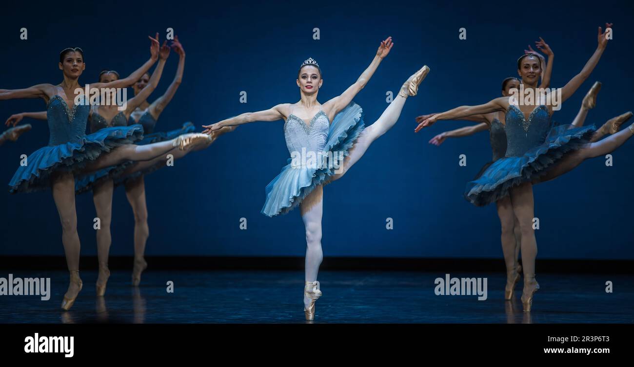 Das Ballett Theme and Variations Stock Photo - Alamy