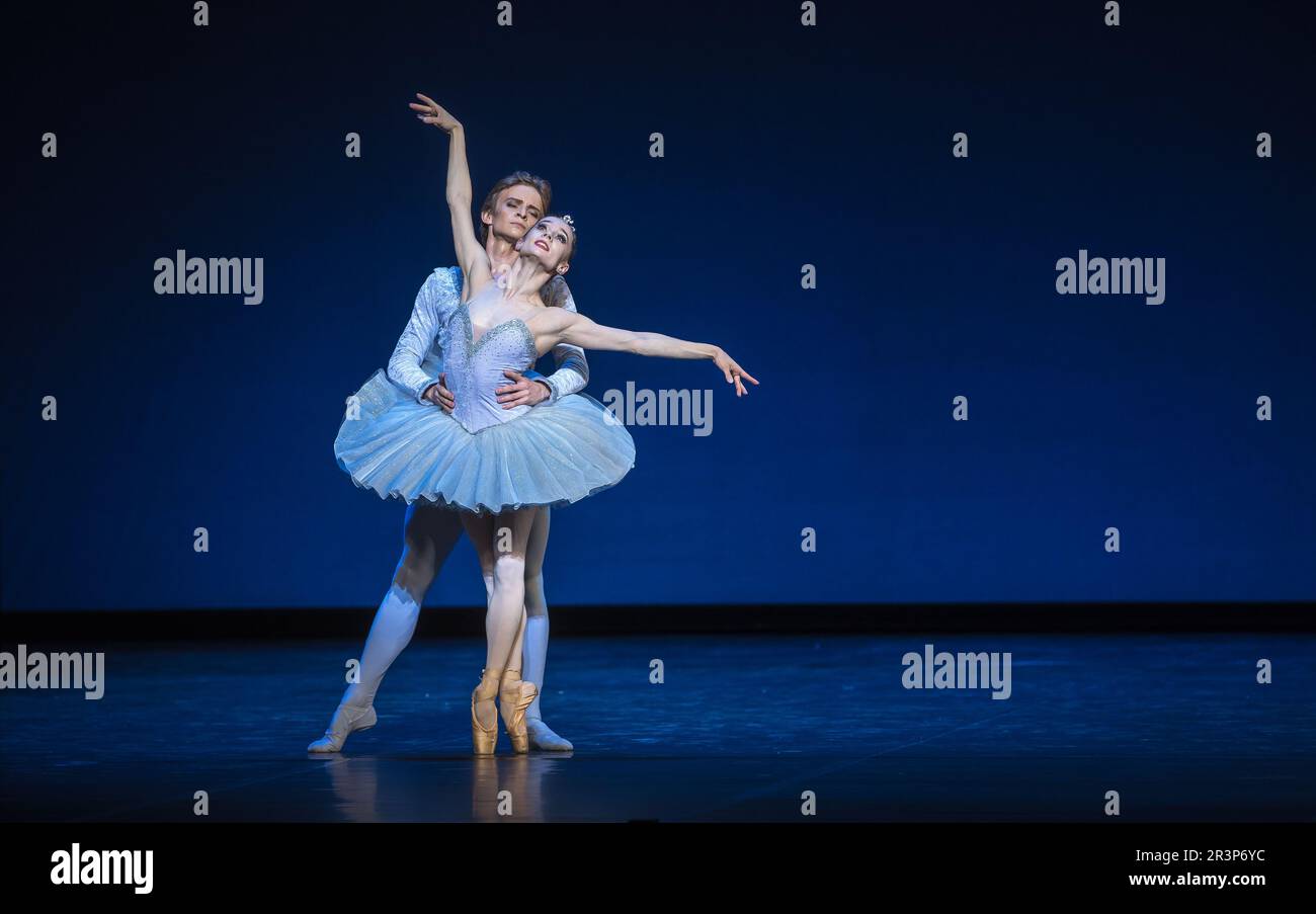 Das Ballett Theme and Variations Stock Photo - Alamy