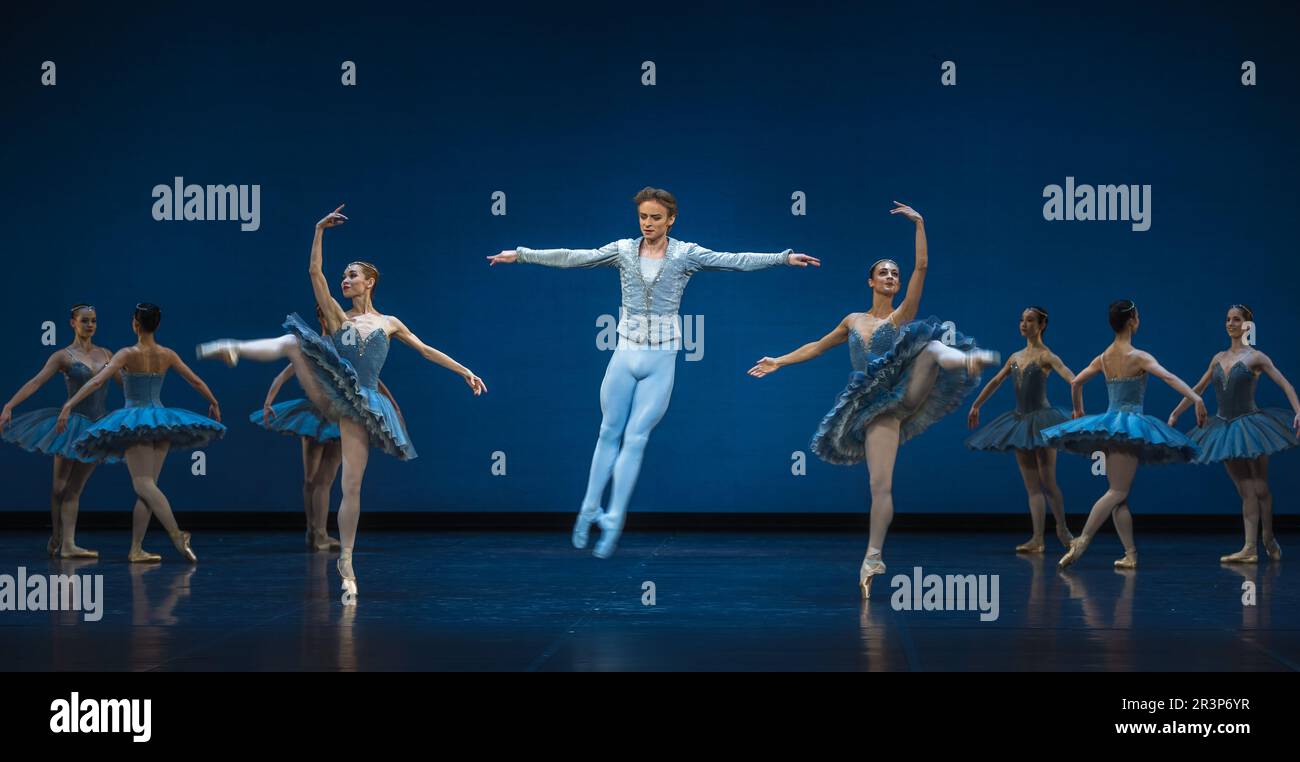 Das Ballett Theme and Variations Stock Photo - Alamy