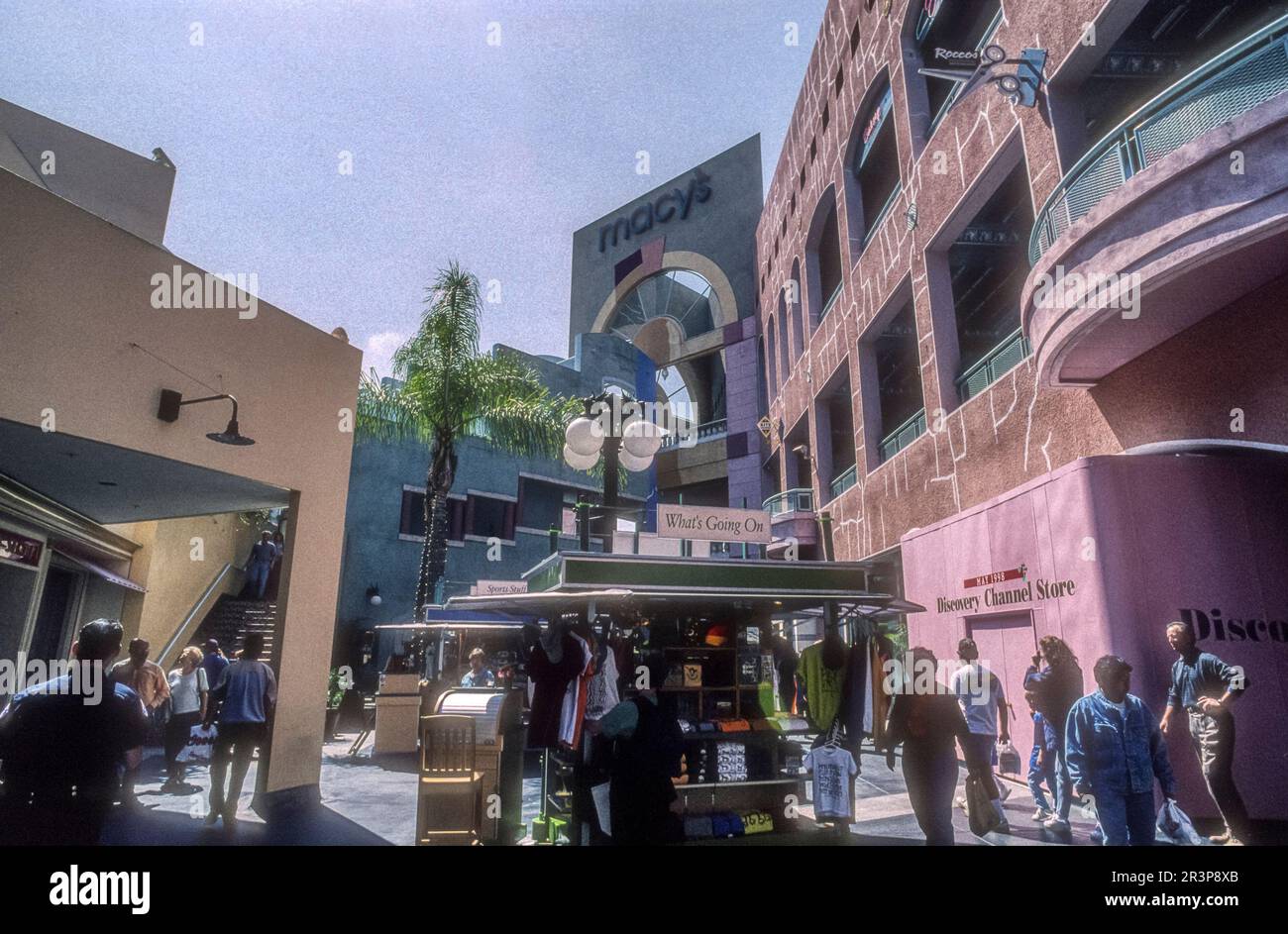 1990s archive photograph of Horton Plaza, San Diego, USA. A 5-storey ...