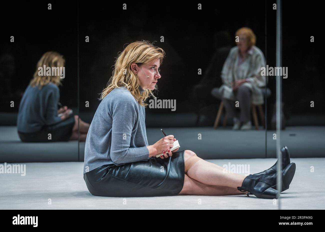 Caroline Peters in Yerma von Simon Stone (SchaubÃ¼hne Berlin Stock ...