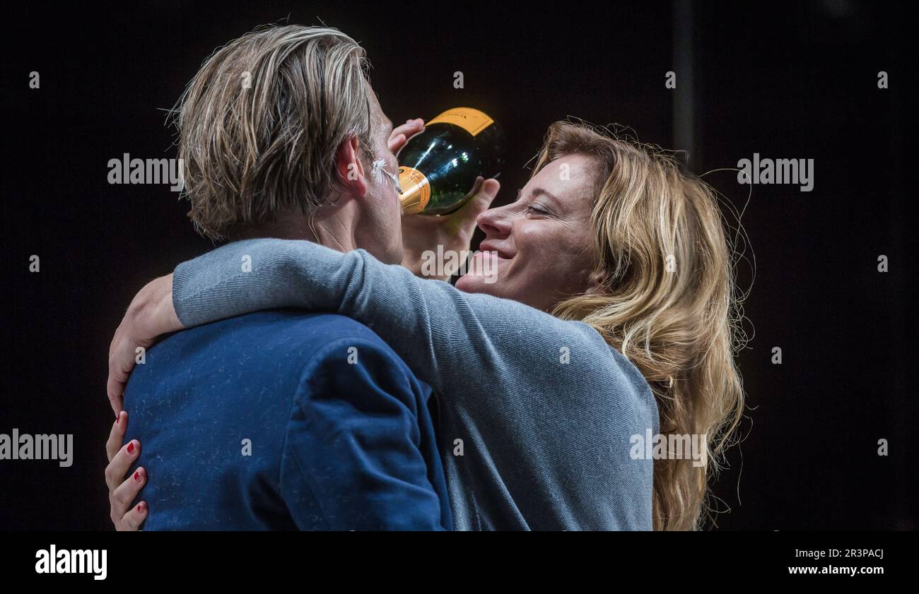 Caroline Peters und Christoph Gawenda in Yerma von Simon Stone (SchaubÃ¼hne Berlin Stock Photo ...