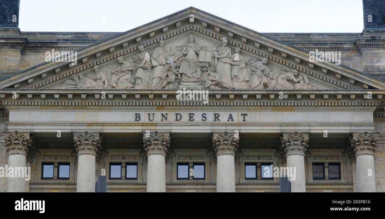 Facade government building hi-res stock photography and images - Alamy