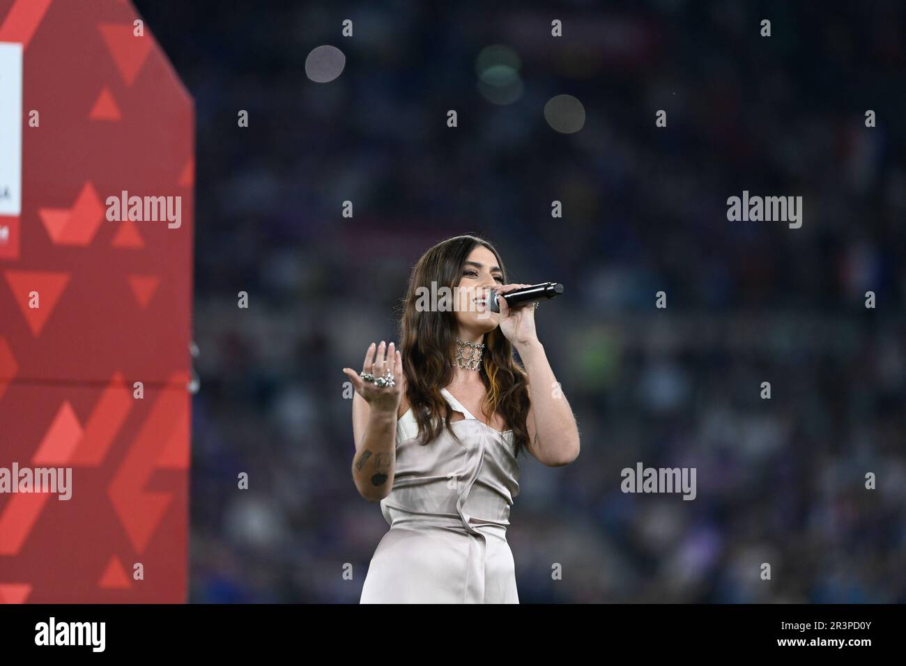 Singer gaia hi-res stock photography and images - Alamy
