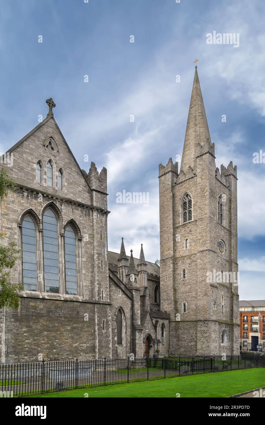 Medieval building cathedral hi-res stock photography and images - Alamy