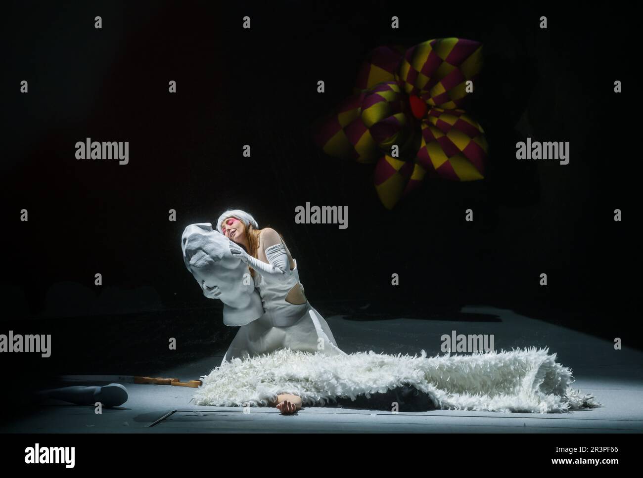 Hamburg, Germany. 24th May, 2023. Layla Claire (l) as Venere and Evan ...