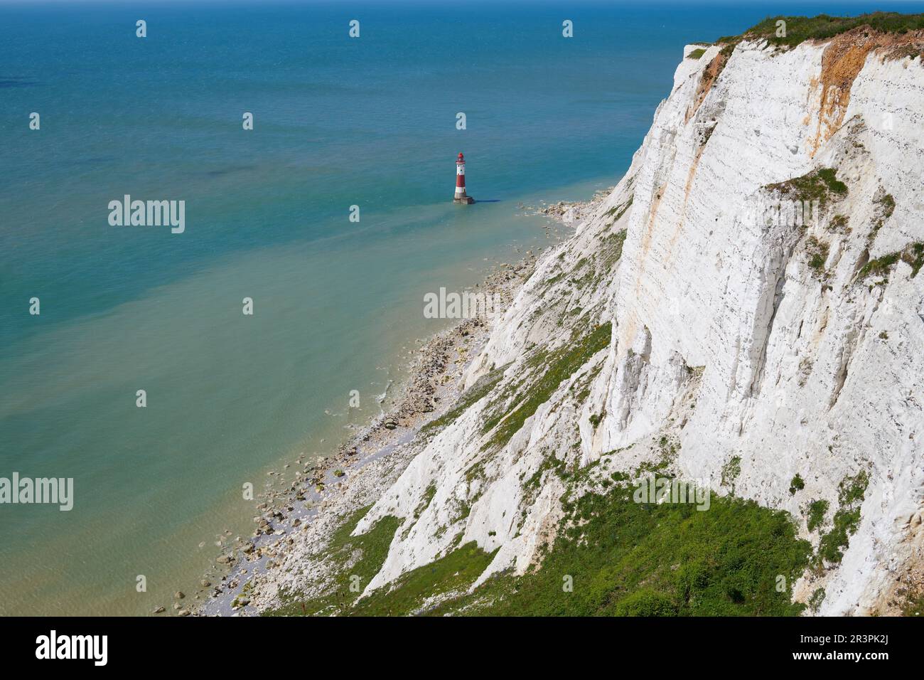 Jumping from cliffs hi-res stock photography and images - Alamy